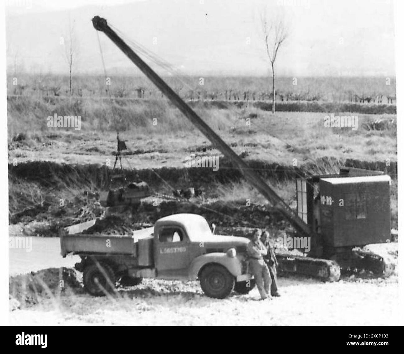 Tipper trucks hi-res stock photography and images - Alamy