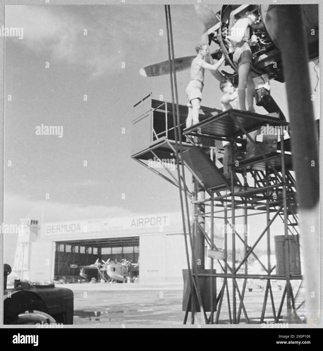 R.A.F. TRANSPORT COMMAND ATLANTIC ROUTES - For story see CH.15929 ...