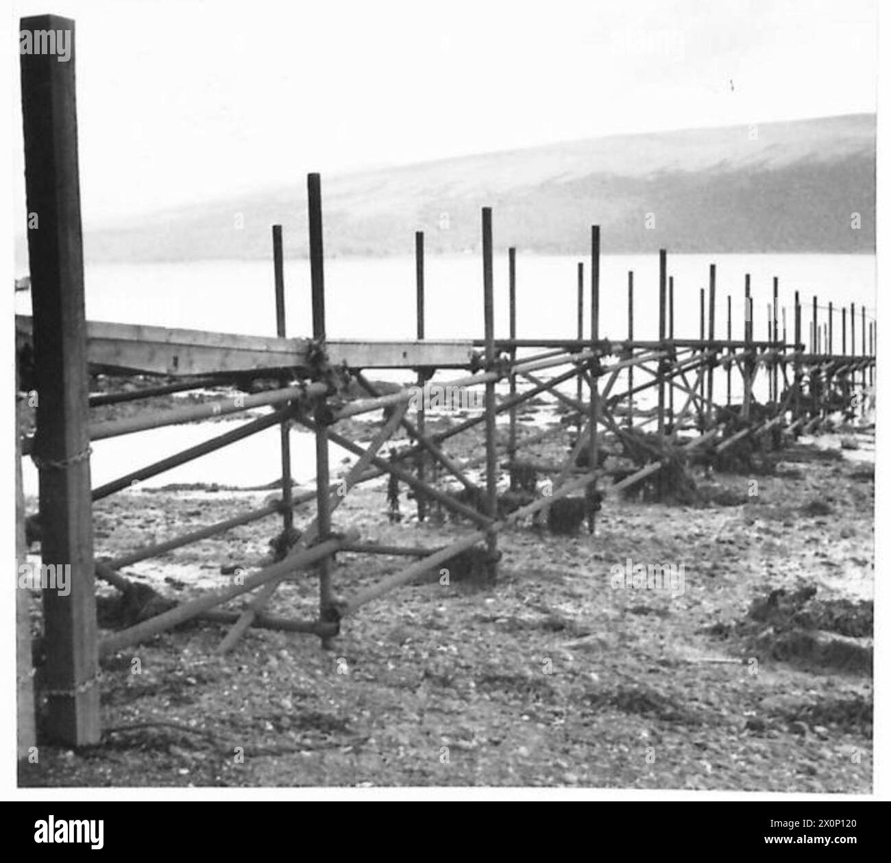 Bridgeconstruction Cut Out Stock Images & Pictures - Alamy