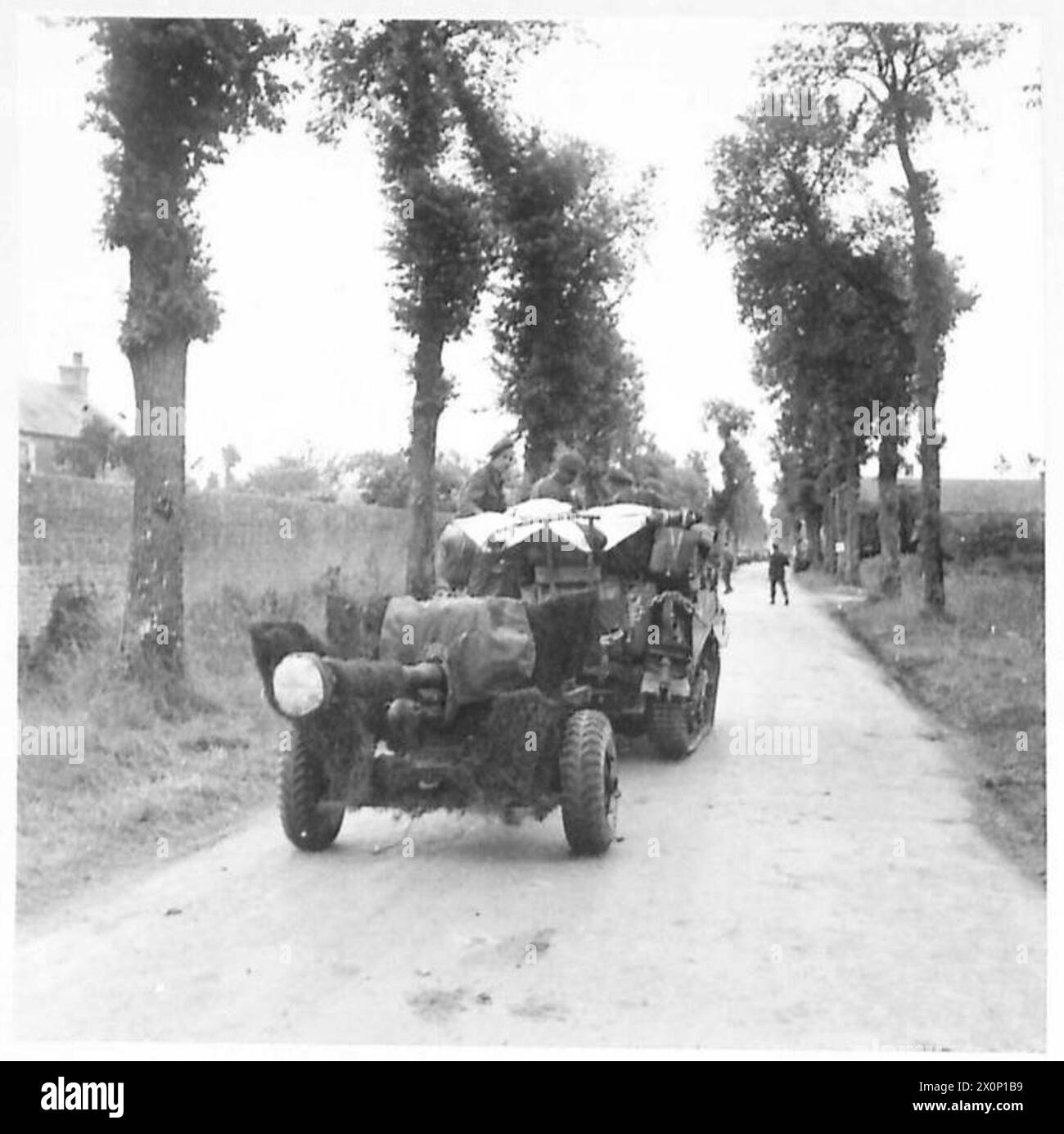 THE BRITISH ARMY IN THE NORMANDY CAMPAIGN 1944 - A Universal Carrier ...