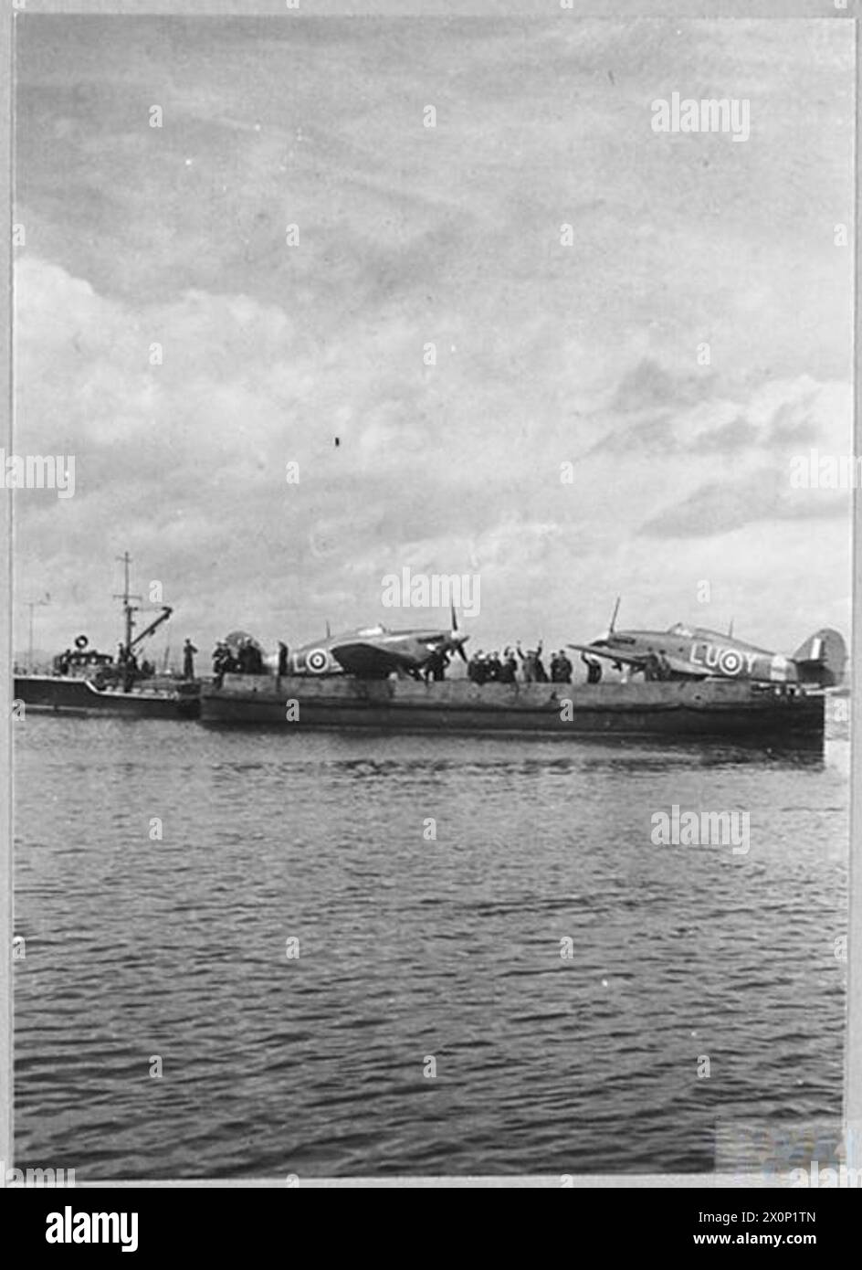 Lighter ships hi-res stock photography and images - Alamy