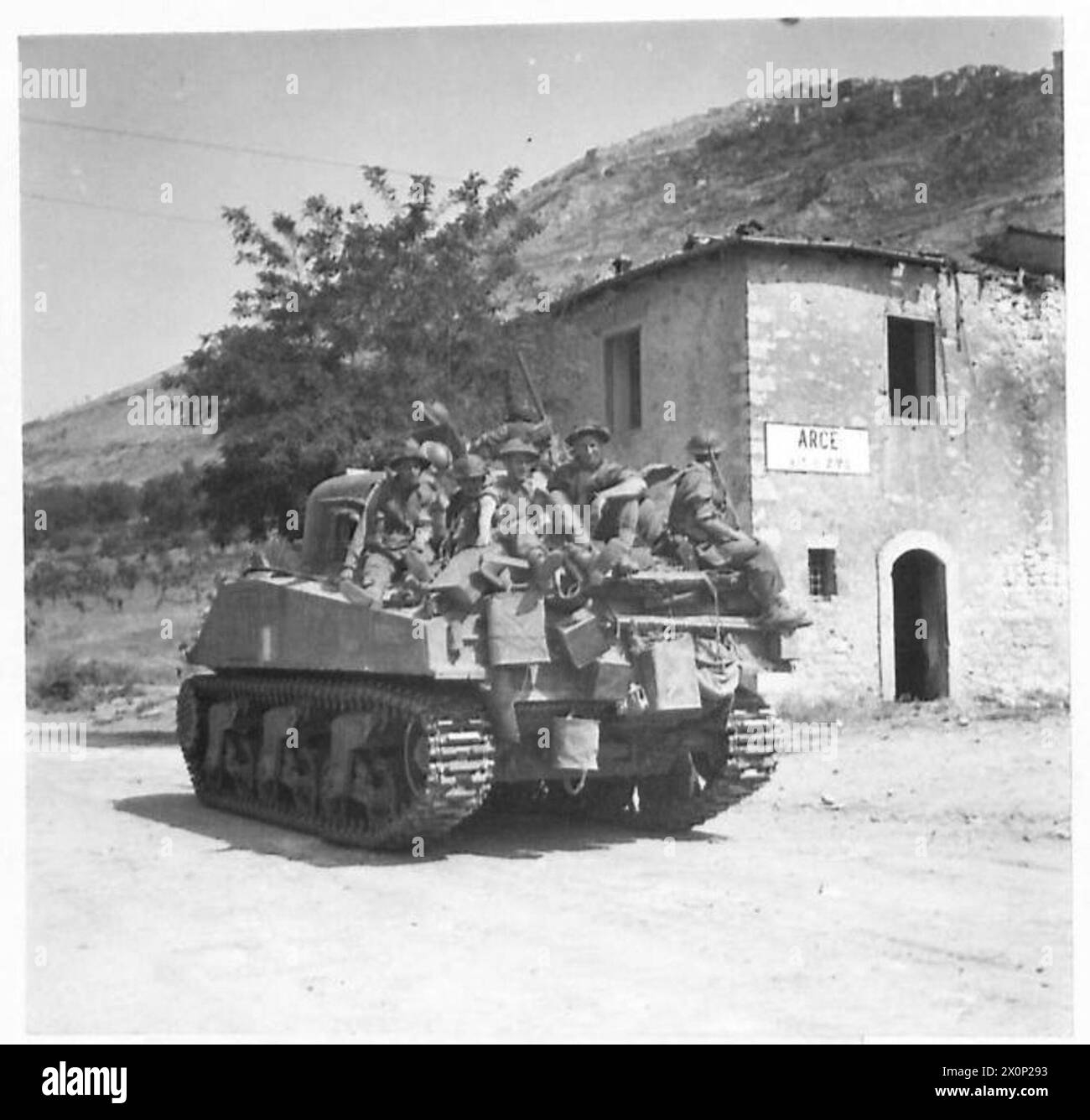Sherman battle tank Black and White Stock Photos & Images - Alamy