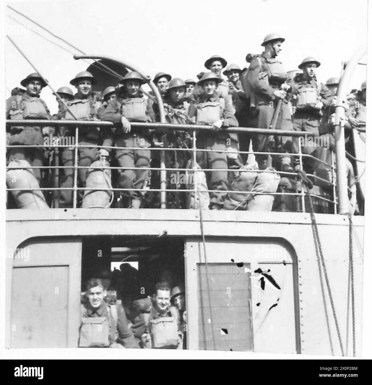 Canadian troops arrive in hi-res stock photography and images - Alamy
