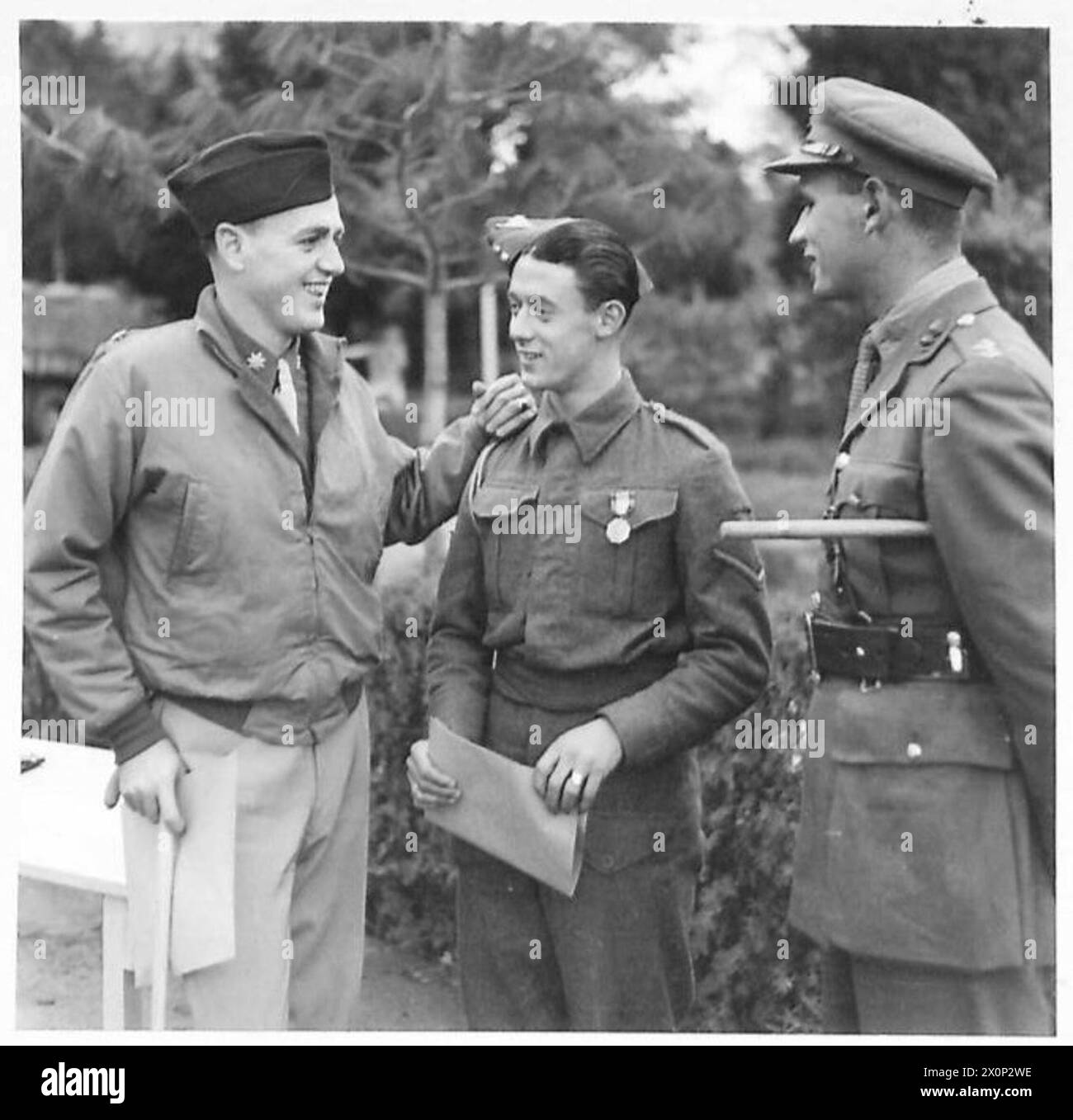 Soldier award Black and White Stock Photos & Images - Alamy