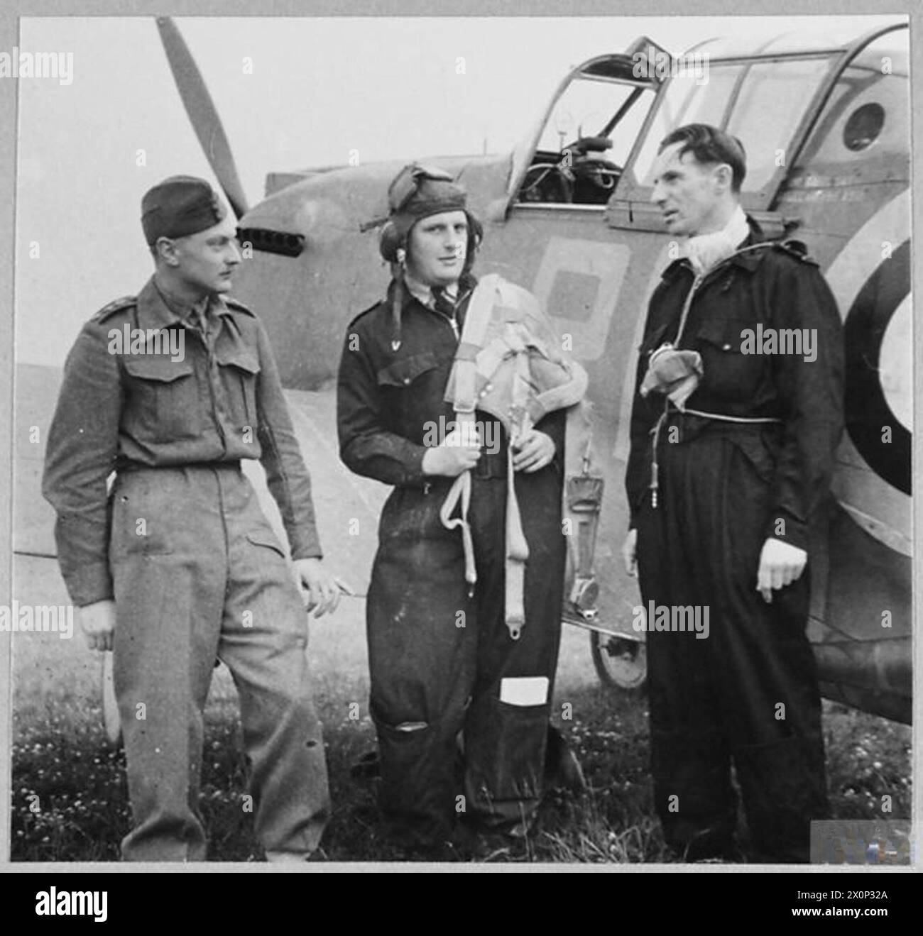 Raf ground crew check hi-res stock photography and images - Alamy