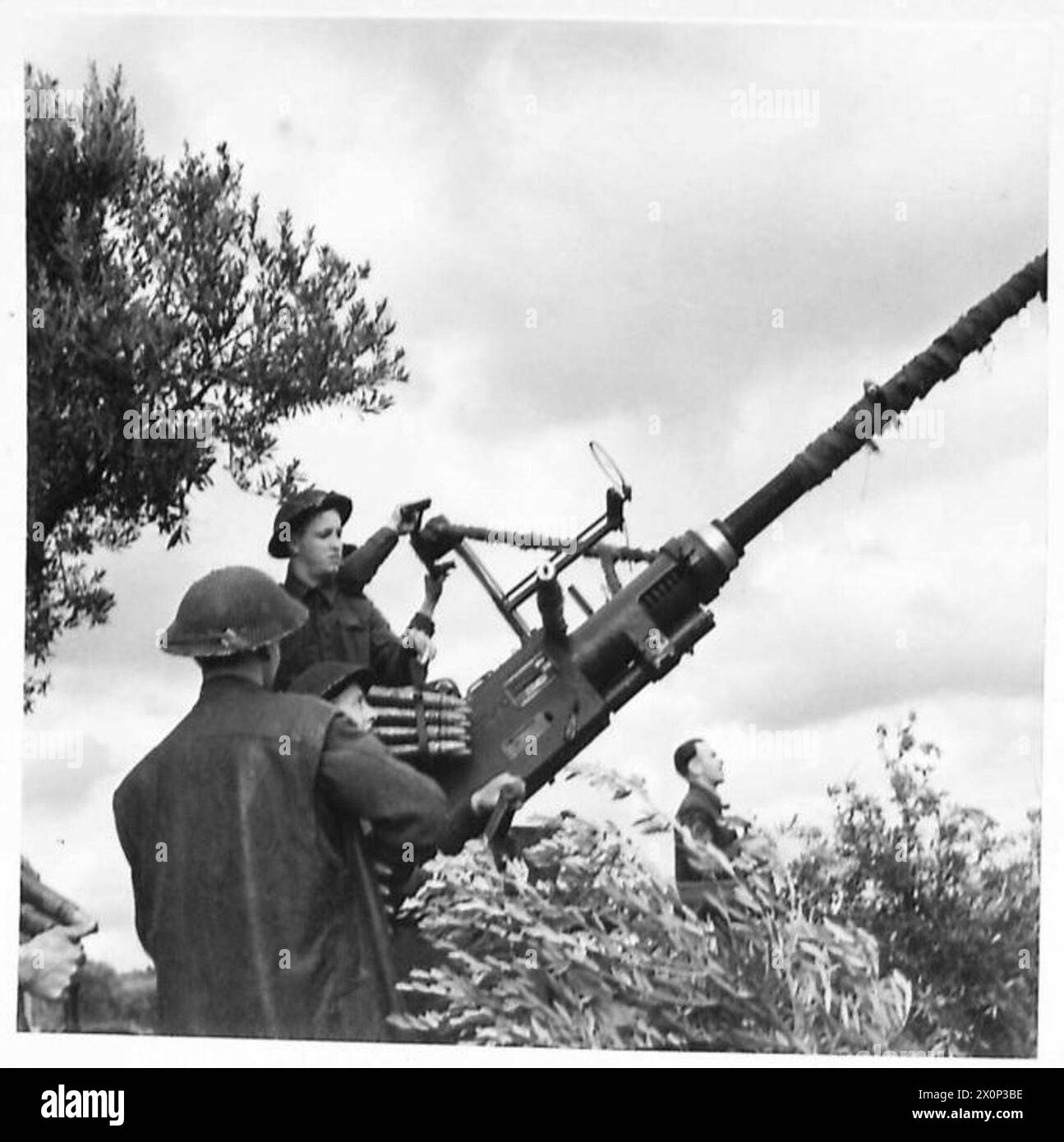 AMERICAN SHERMAN TANK REPAIRS BY R.E.M.E. - Bofors gun, part of the ...