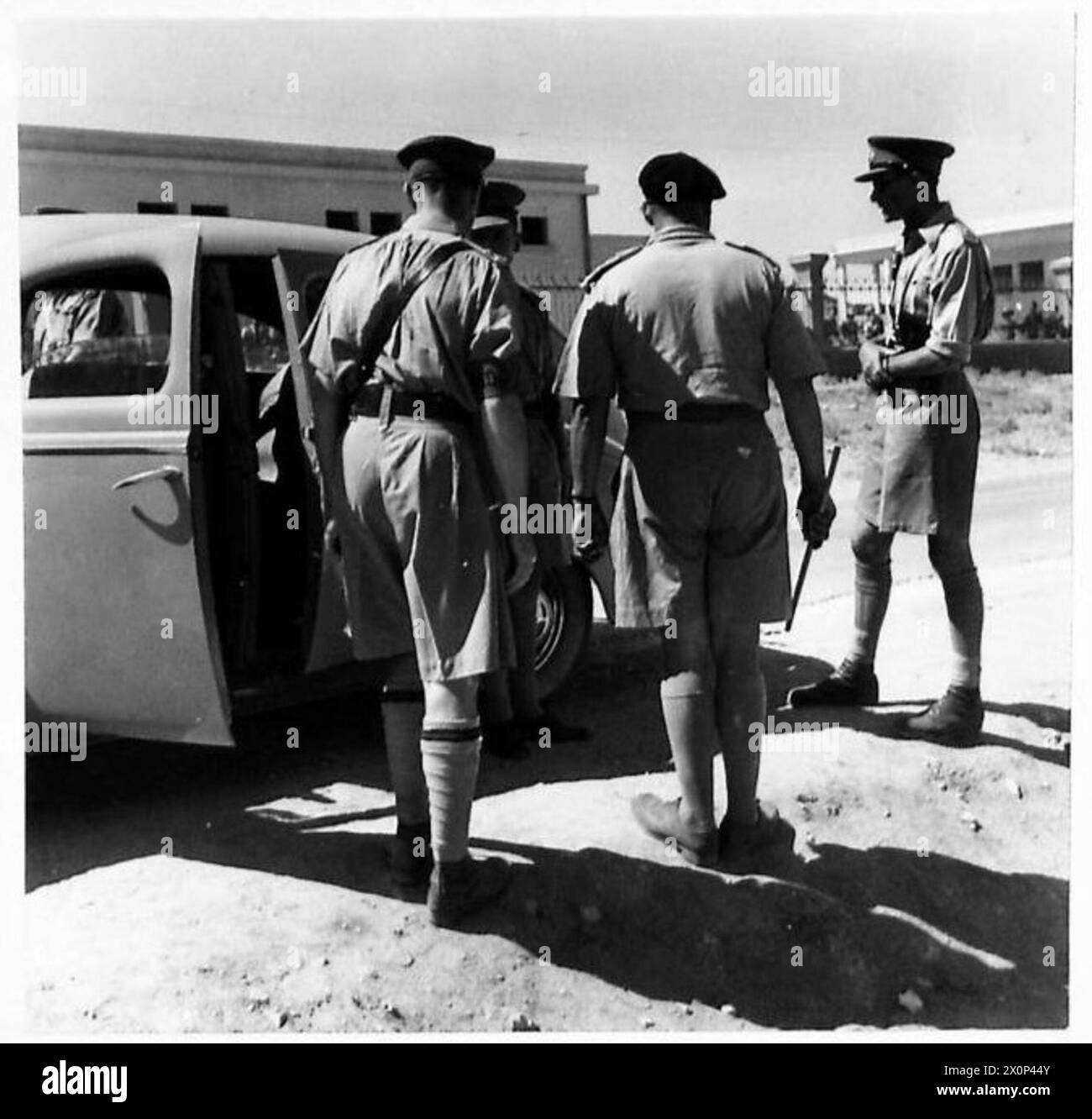 THE BRITISH ARMY IN NORTH AFRICA AND THE MIDDLE EAST 1940-1947 - Major General Evetts leaving ...