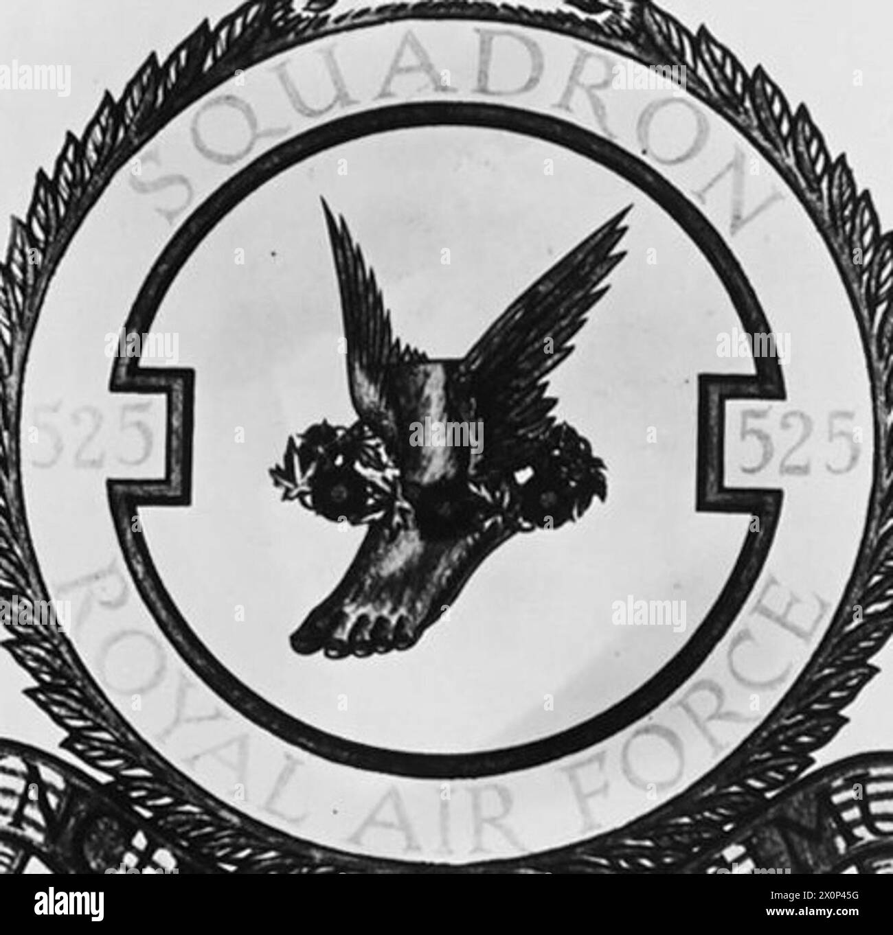 SQUADRON BADGES : No.525 SQUADRON - Motto "VINCIENDO CINCIMUS ...