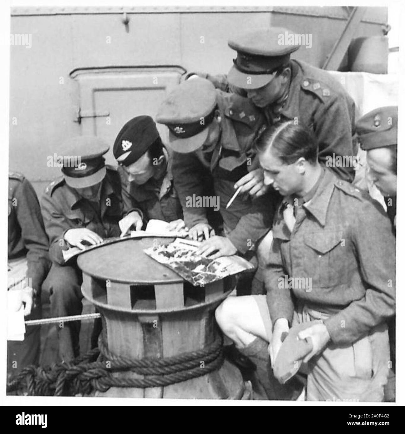 British army officers study hi-res stock photography and images - Alamy