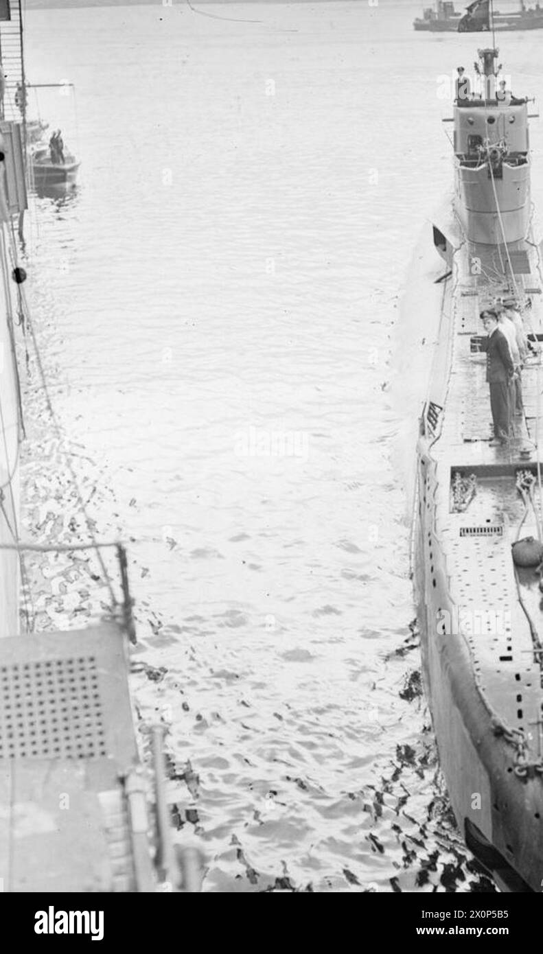 HMSM Tuna, flying her Jolly Roger after success against a U-Boat ...