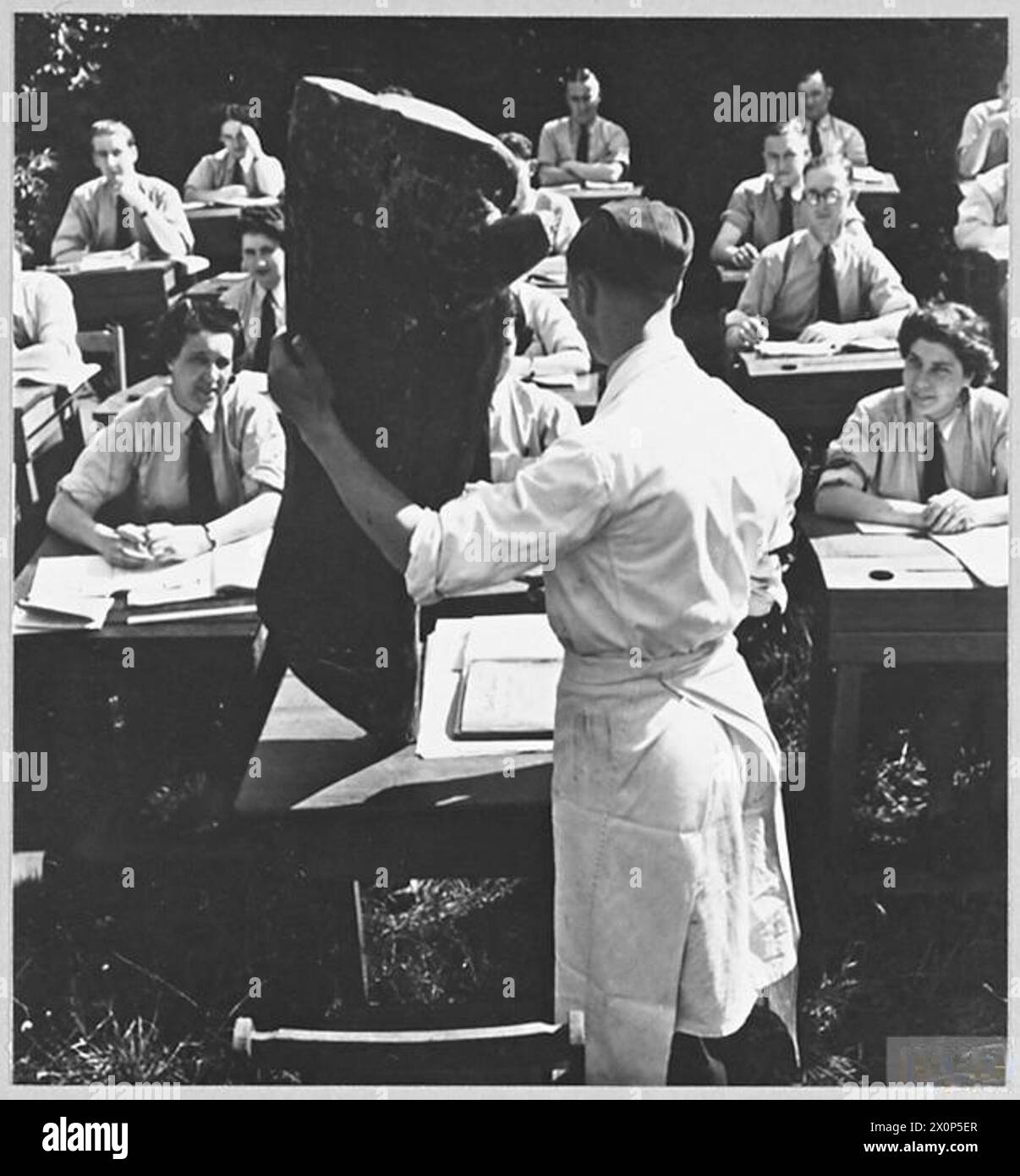 HALTON SCHOOL OF COOKERY (Picture issued 1942) - For story see CH.6942 ...