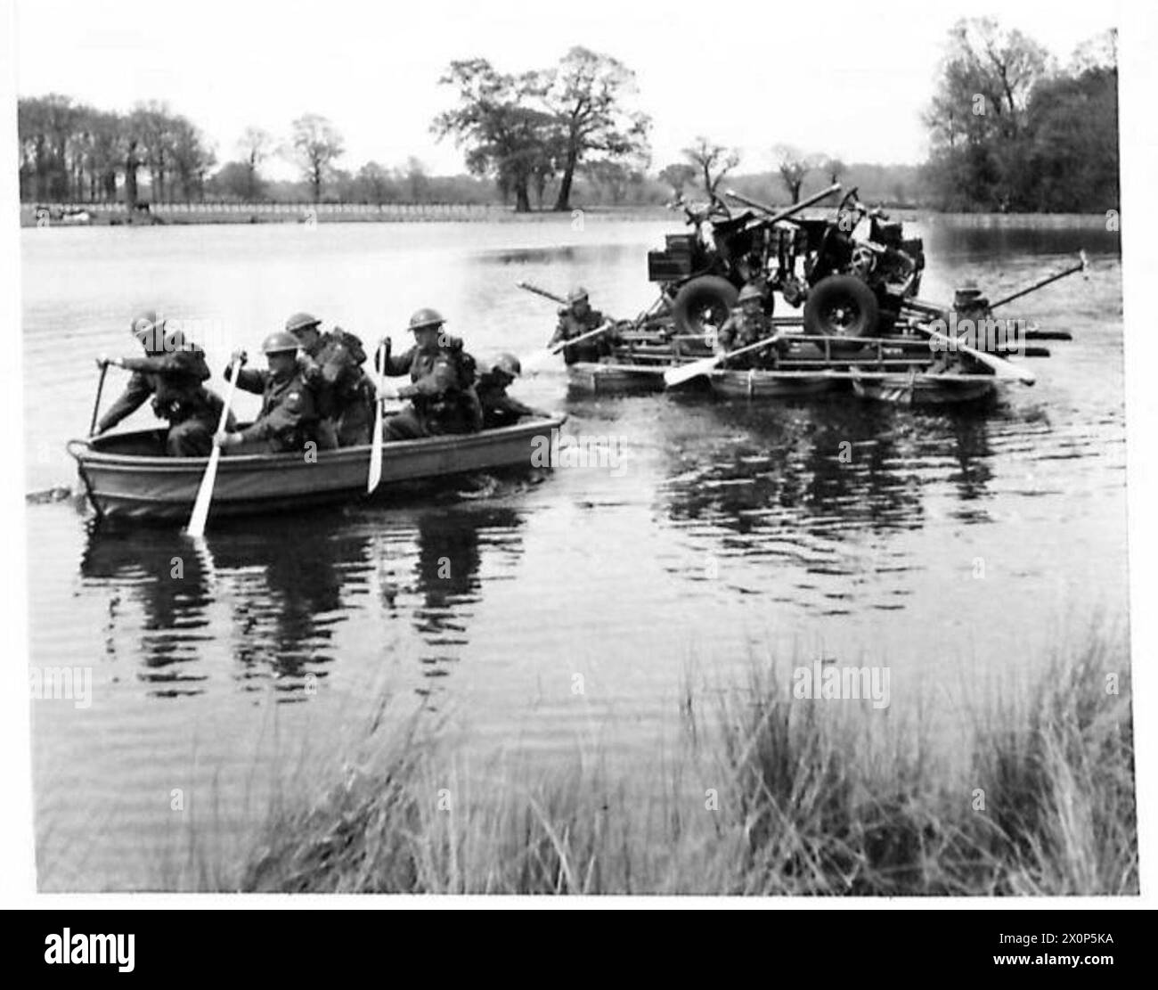 Towing boats Black and White Stock Photos & Images - Alamy