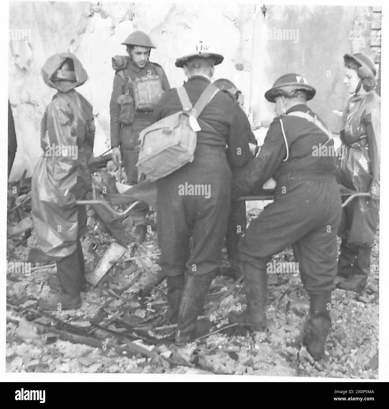 A SOUTHERN COMMAND EXERCISE - The army assists civil defence workers in ...