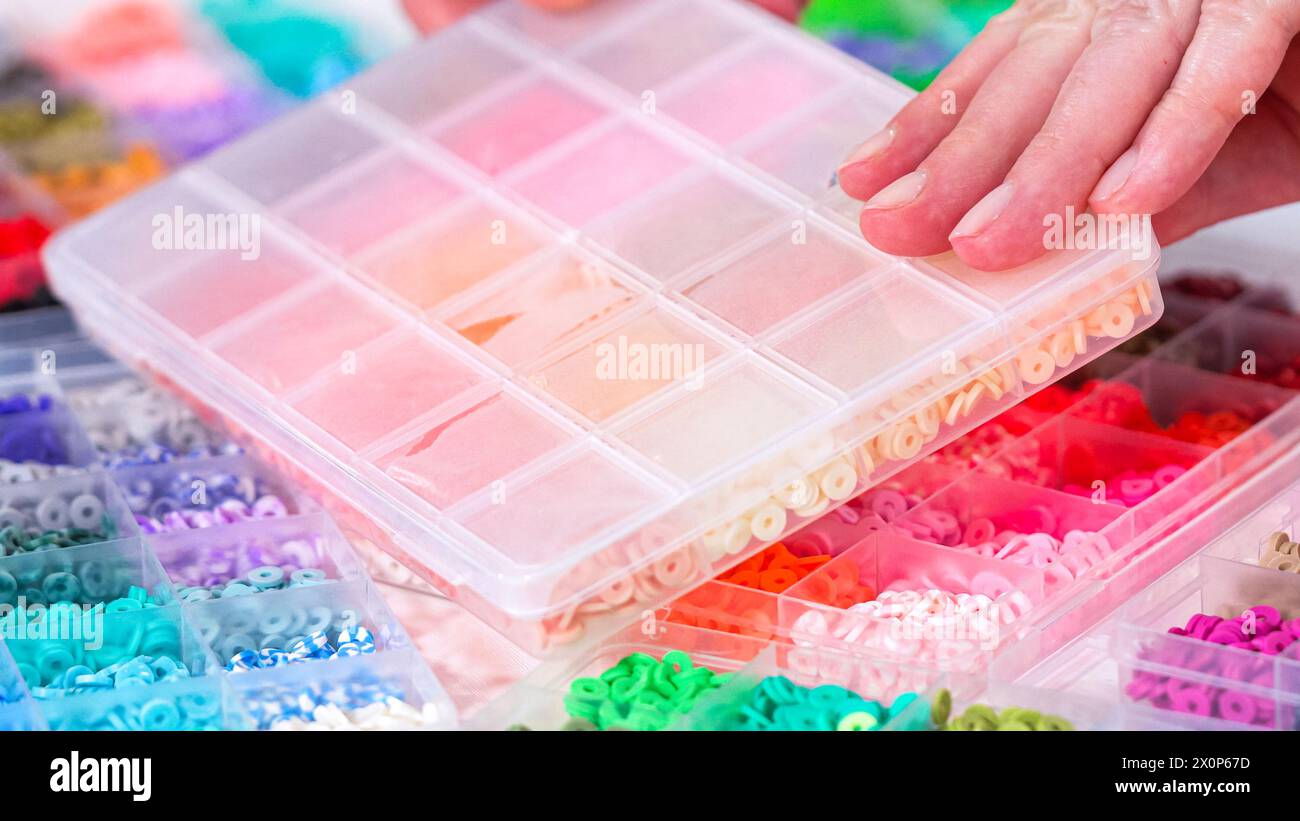 Sorting beads hi-res stock photography and images - Alamy