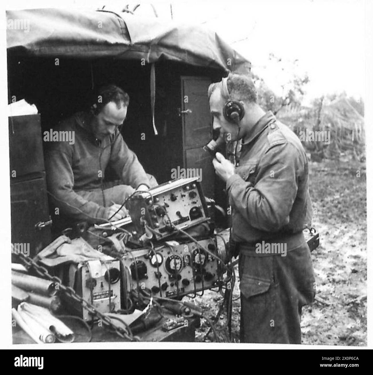 ITALY : EIGHT ARMY"THE FLYING GUNNERS" - Dvr. Operator H.J.J. Cole of ...