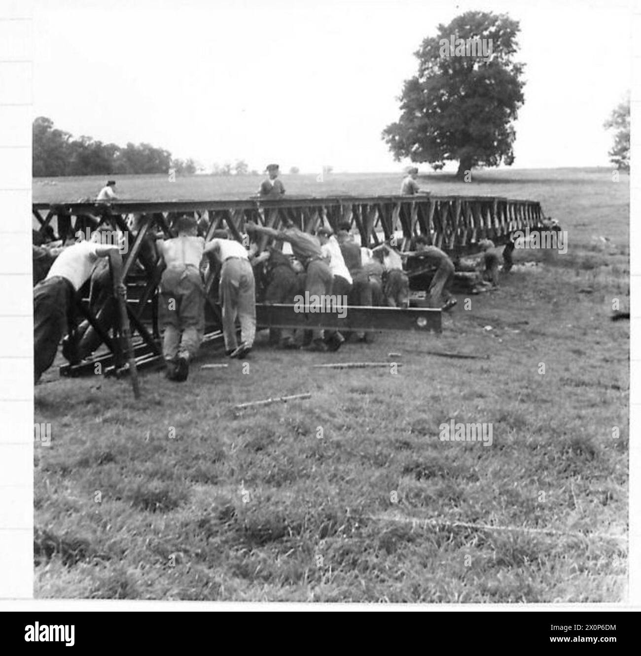 ROYAL ENGINEERS CONSTRUCT A BAILEY BRIDGE - The last section of the ...