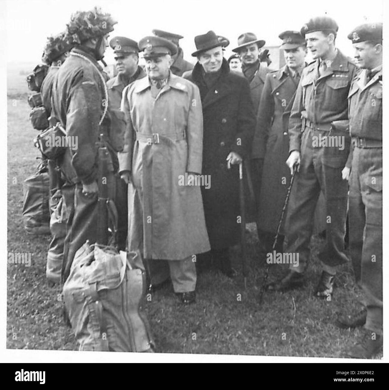 BRAZILIAN WAR MINISTER VISITS AN AIRBORNE DIVISION - General Dutra and ...