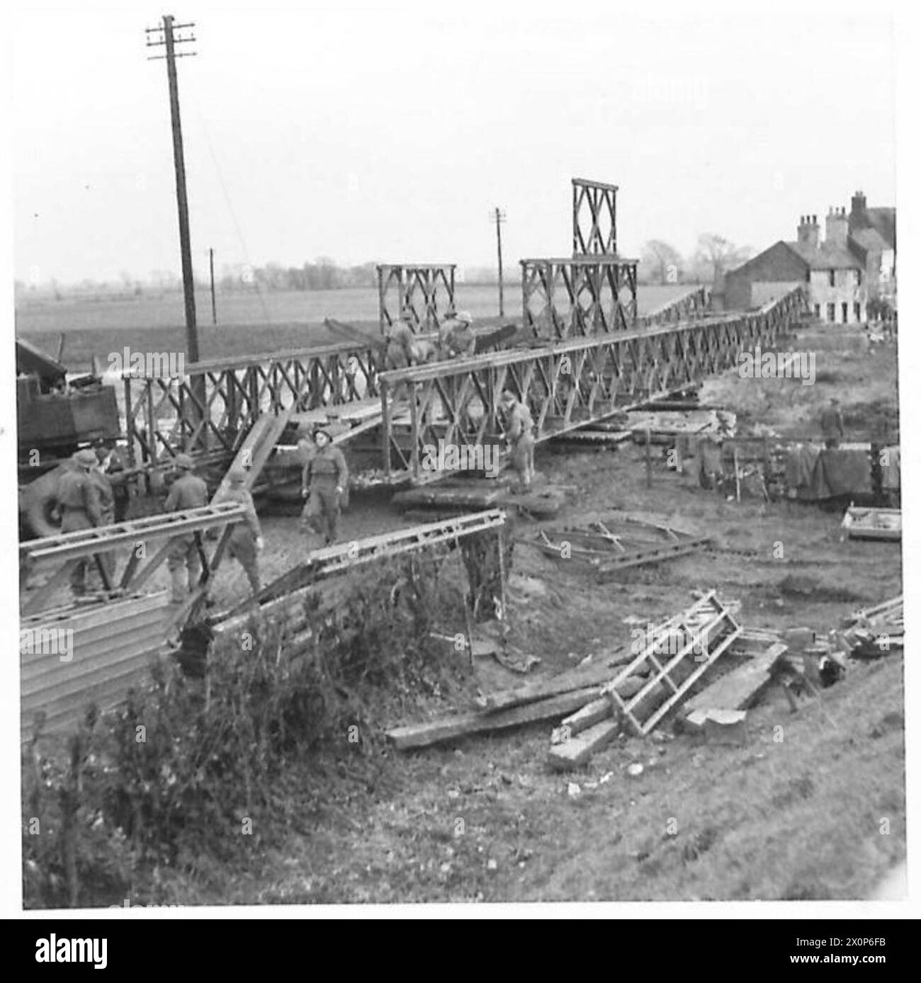 Soldiers building bridge Cut Out Stock Images & Pictures - Alamy