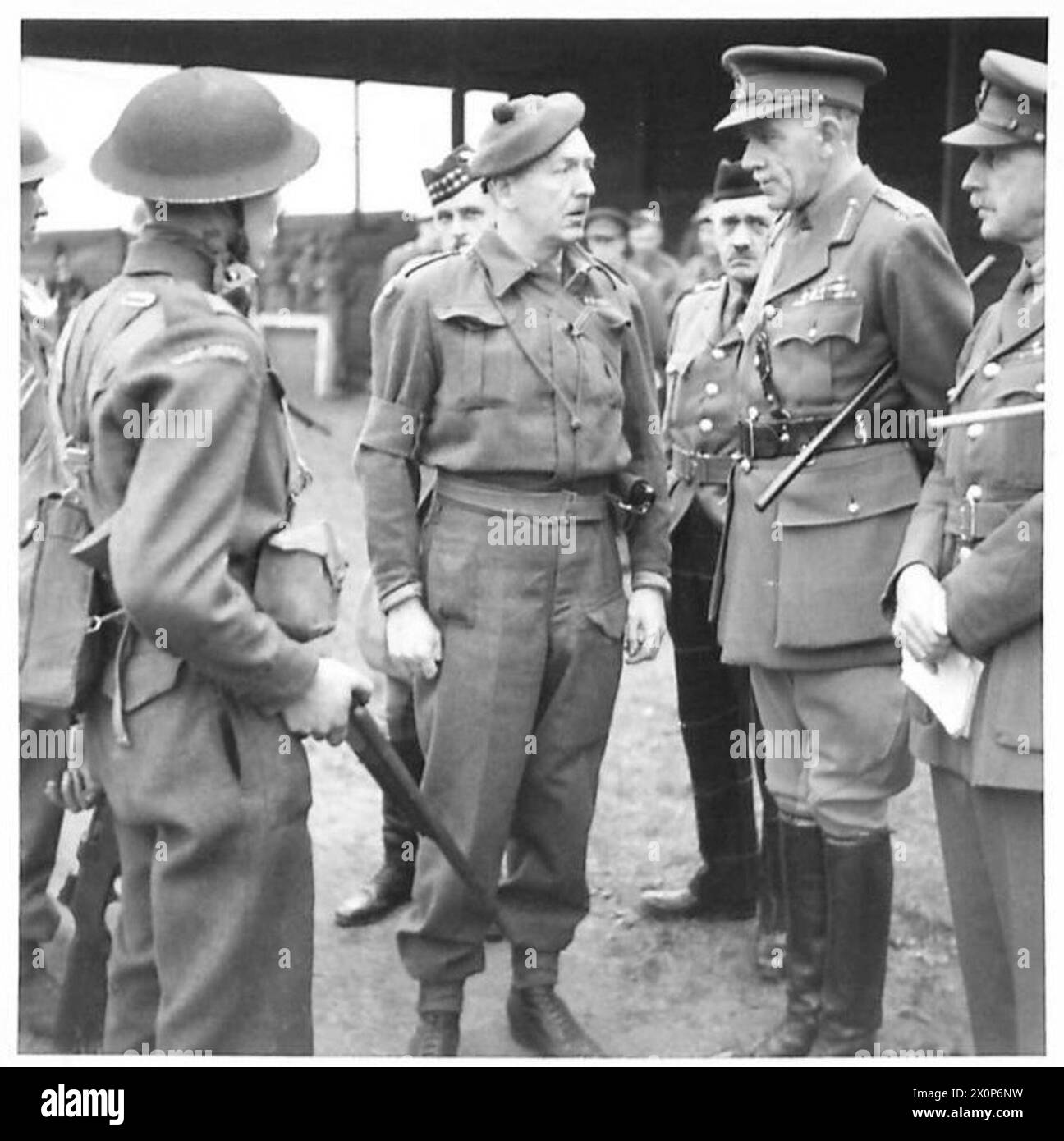 Documenting battle Black and White Stock Photos & Images - Alamy