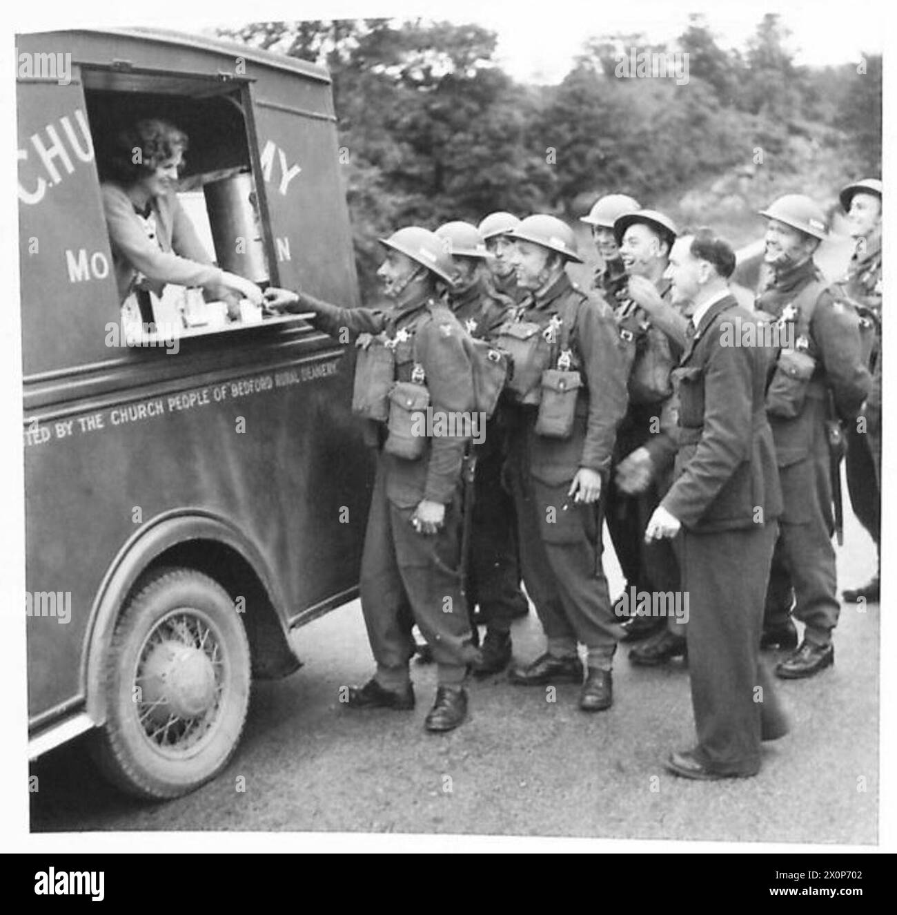 THE GREEN HOWARDS IN NORTHERN IRELAND - Some of the troops lining up ...