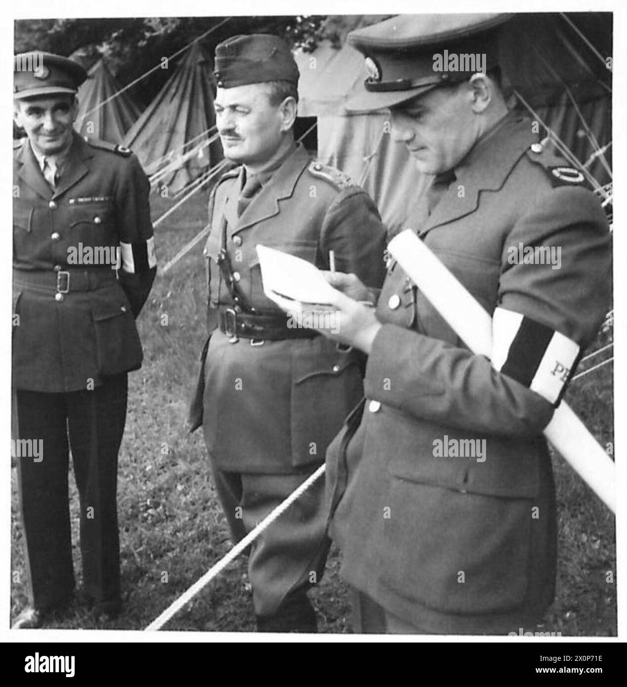 CZECHS TAKE PART IN INVASION EXERCISE - A Czech General (centre ...