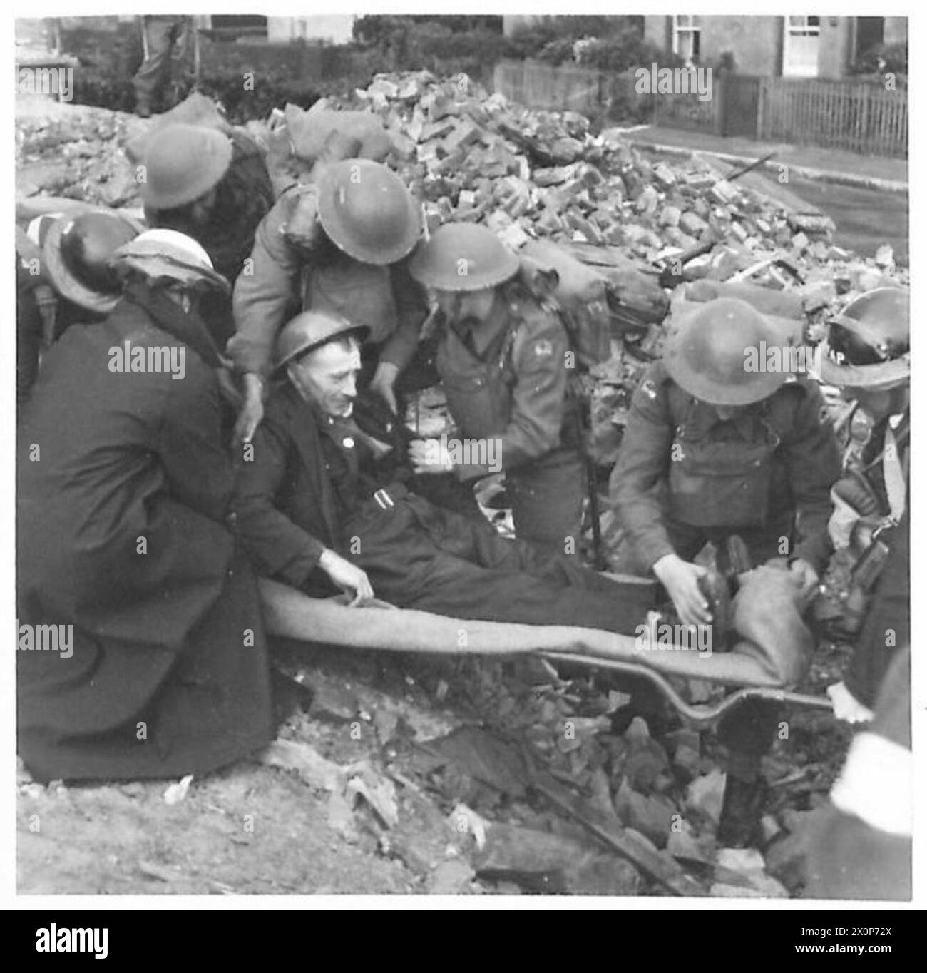 A SOUTHERN COMMAND EXERCISE - The army assists civil defence workers in ...