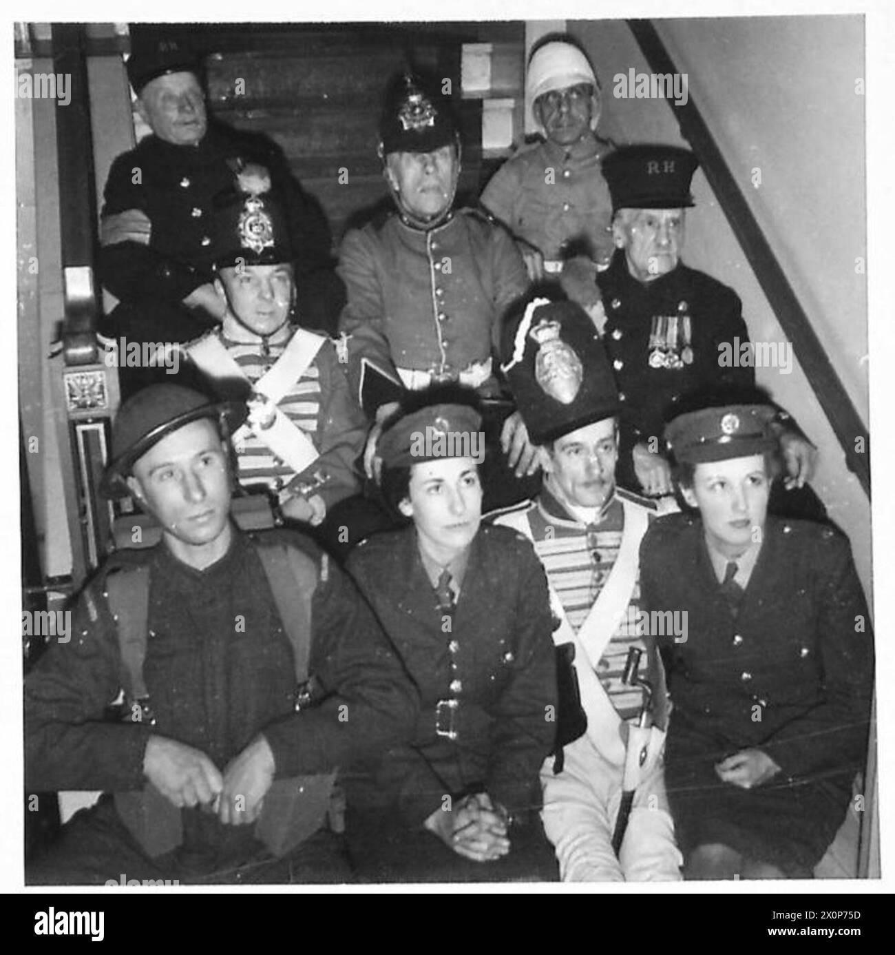 Group of new and older generations of the Forces at a 'Salute the ...