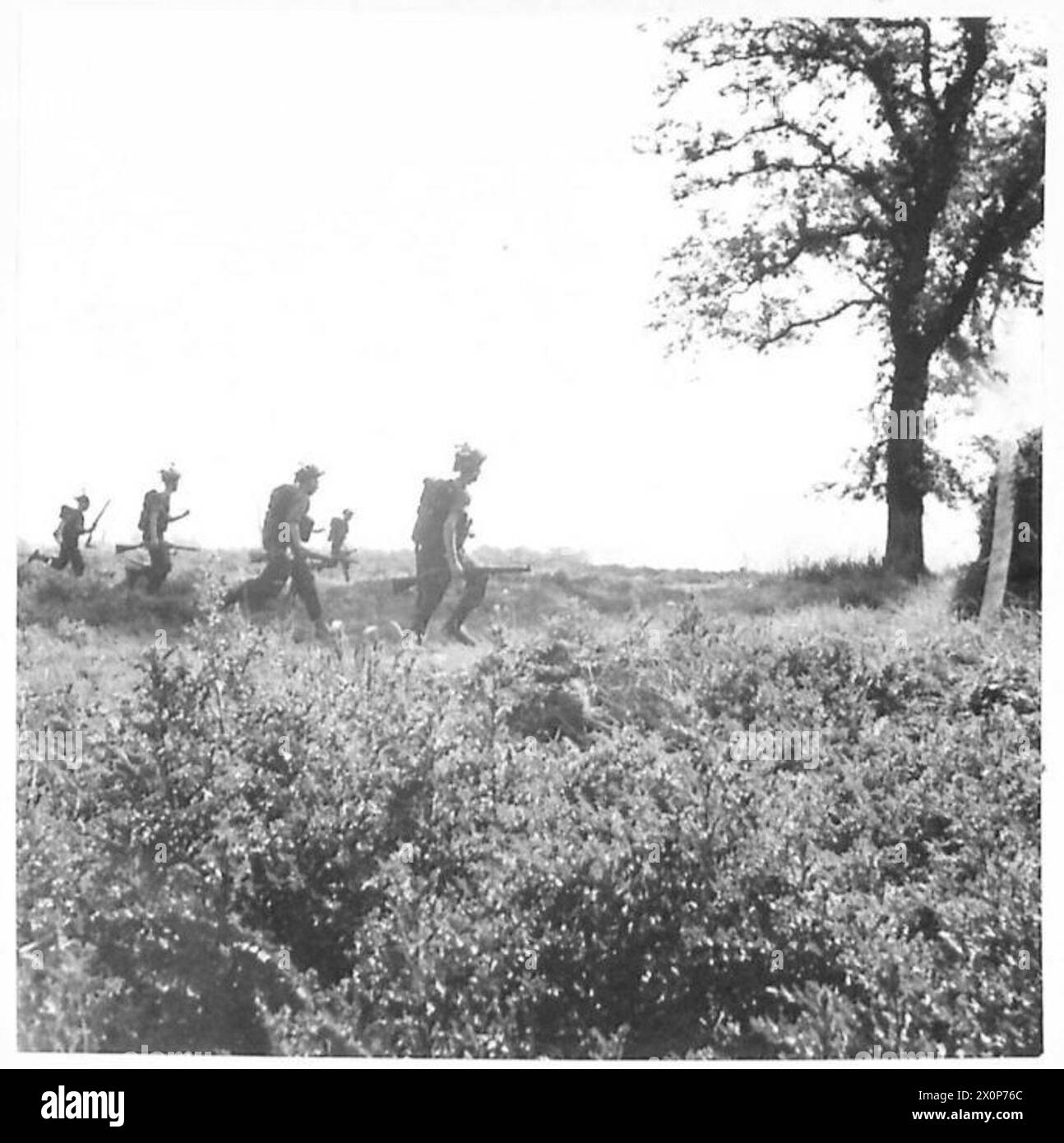 Infantry british army advance Cut Out Stock Images & Pictures - Alamy