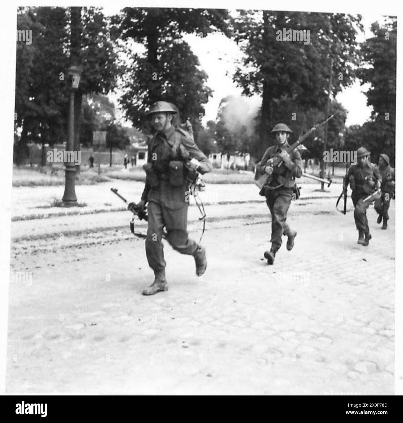 OUR TROOPS IN ARRAS - Scenes in Arras as guardsmen of the Coldstream ...