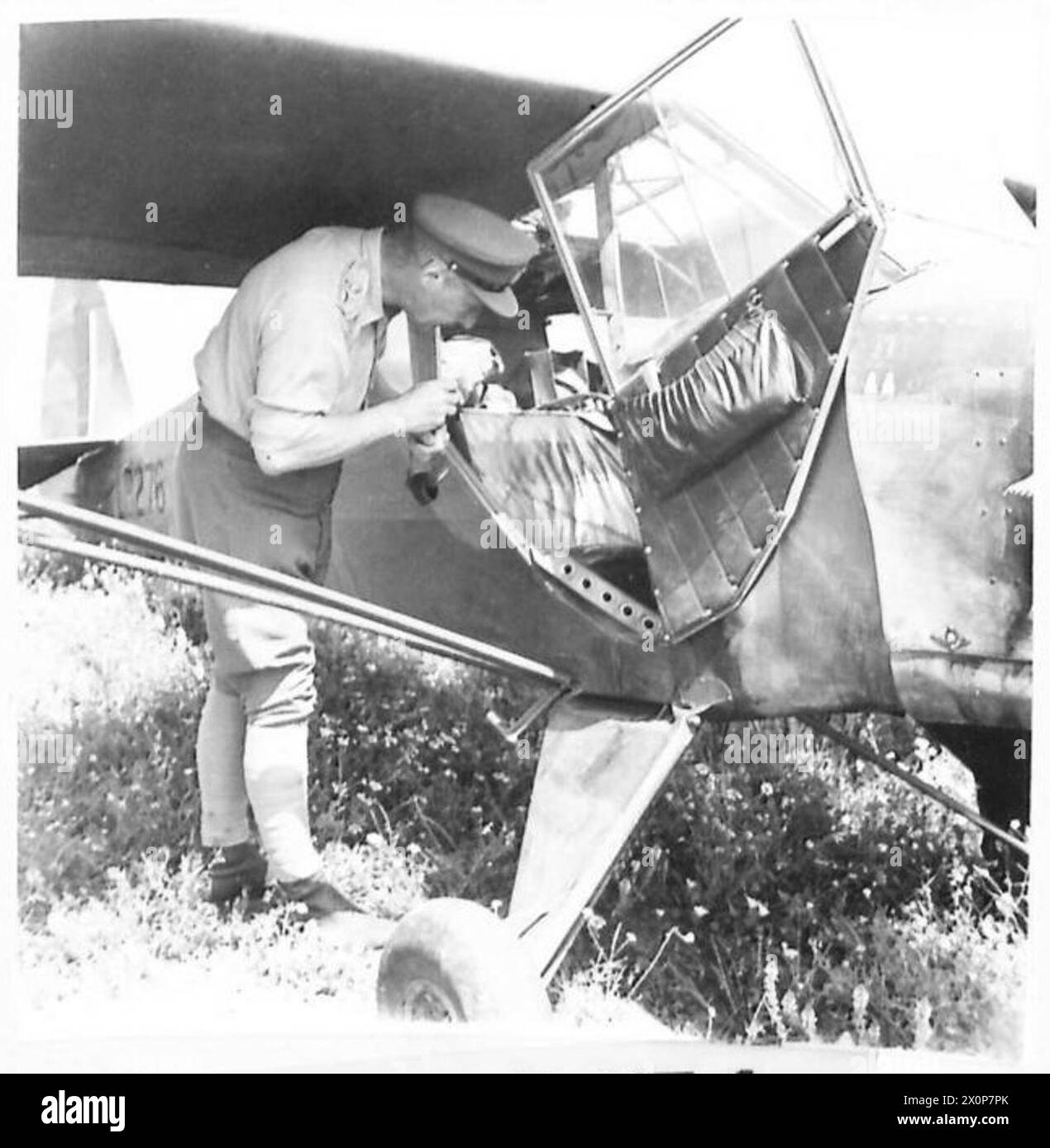 A WEEK WITH THE FIRST ARMY COMMANDER - General Anderson entering the ...