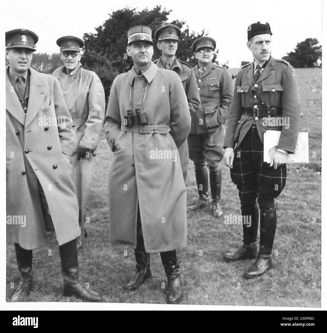 Major Schlegel, Swiss Military Attaché, visits a British battle school ...