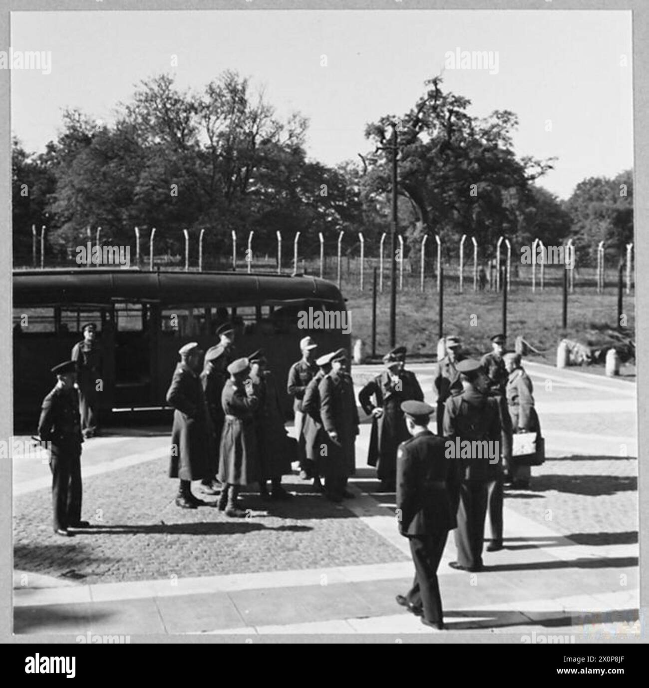 GENERAL VON ARNIM AND OTHER HIGH RANKING GERMAN OFFICERS SURRENDERED TO ...