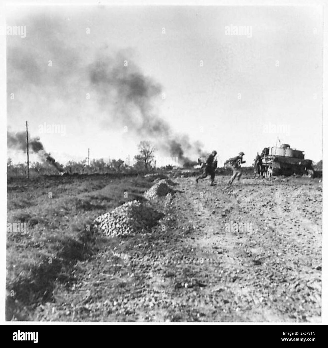 ITALY : EIGHTH ARMYSUPPLY ROUTES UNDER ENEMY SHELLFIRE - The two ...