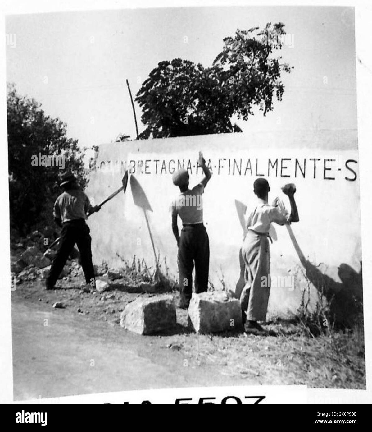 INVASION OF SICILY (VARIOUS) - Sicilians erase writings on the walls in ...