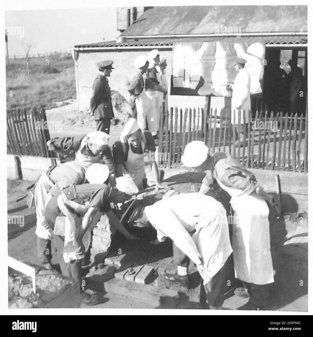 ARMY COOKS BEING TRAINED - Instruction on "Aldershot" oven being given ...