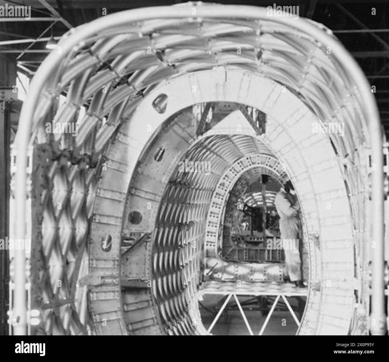 BRITAIN'S RECORD AIRCRAFT PRODUCTION ASSEMBLY OF "WELLINGTON" BOMBERS ...