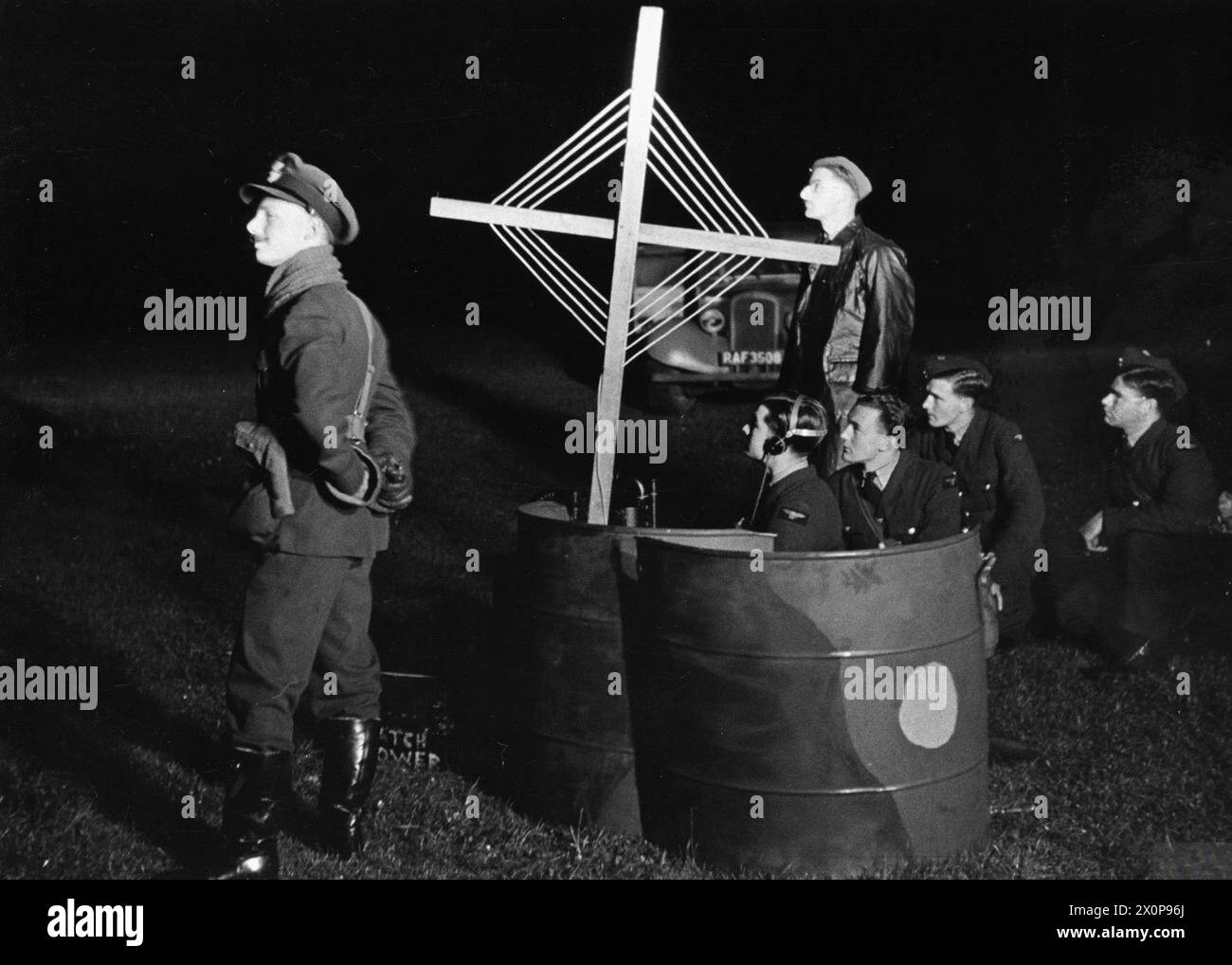 Radio tower 1940 hi-res stock photography and images - Alamy