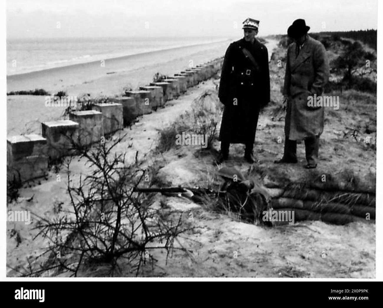 General Gustaw Paszkiewicz and American Ambassador Anthony Drexler ...
