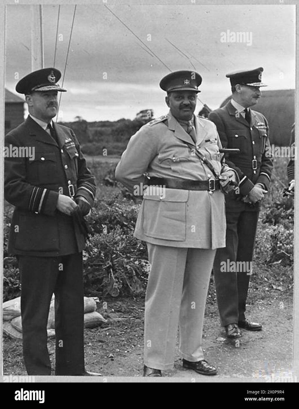 MAHARAJAH JAM SAHIB OF NAWANAGAR VISITS THE"BARODA" SQUADRON AT R.A.F ...