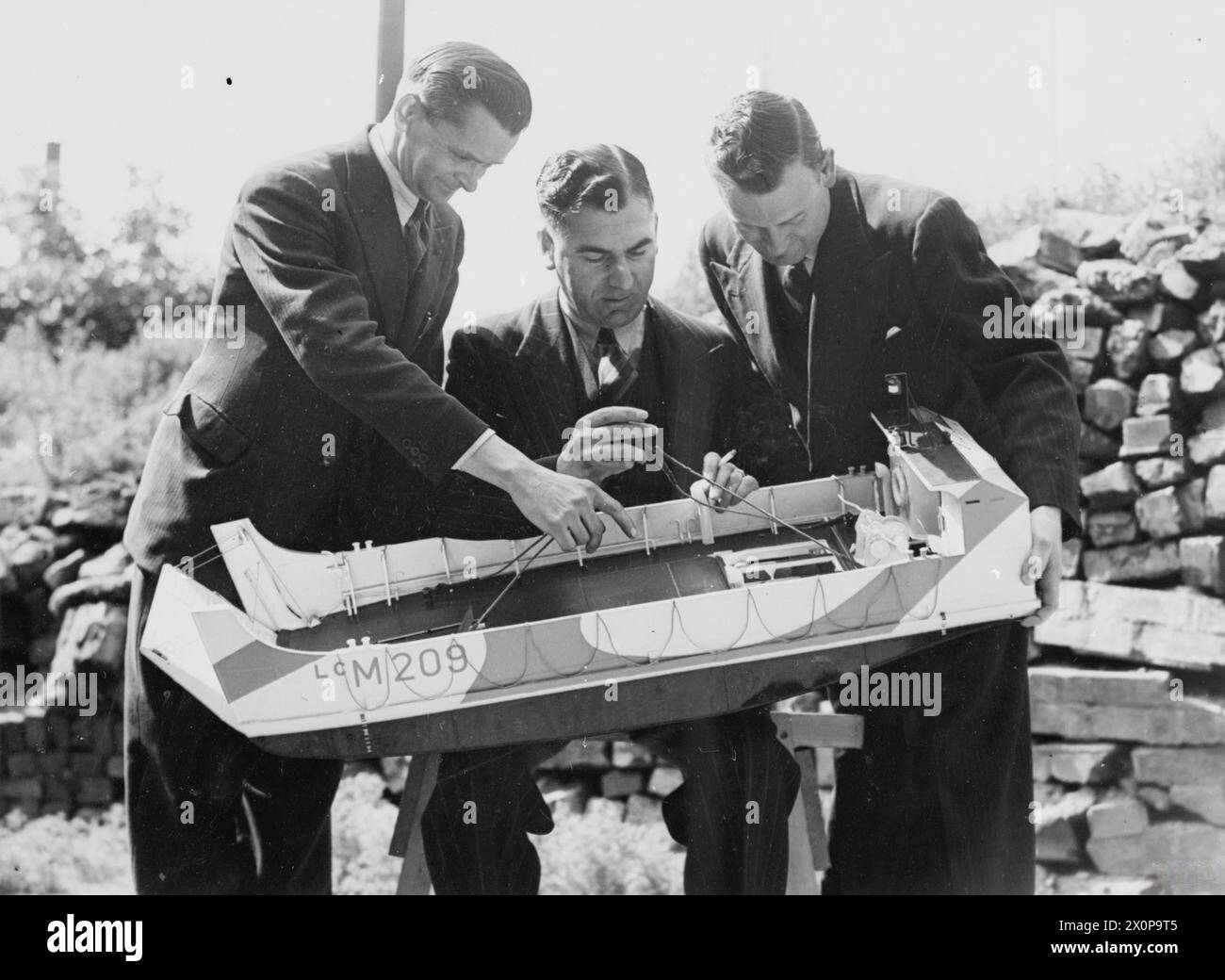 Naval_workshop hi-res stock photography and images - Alamy