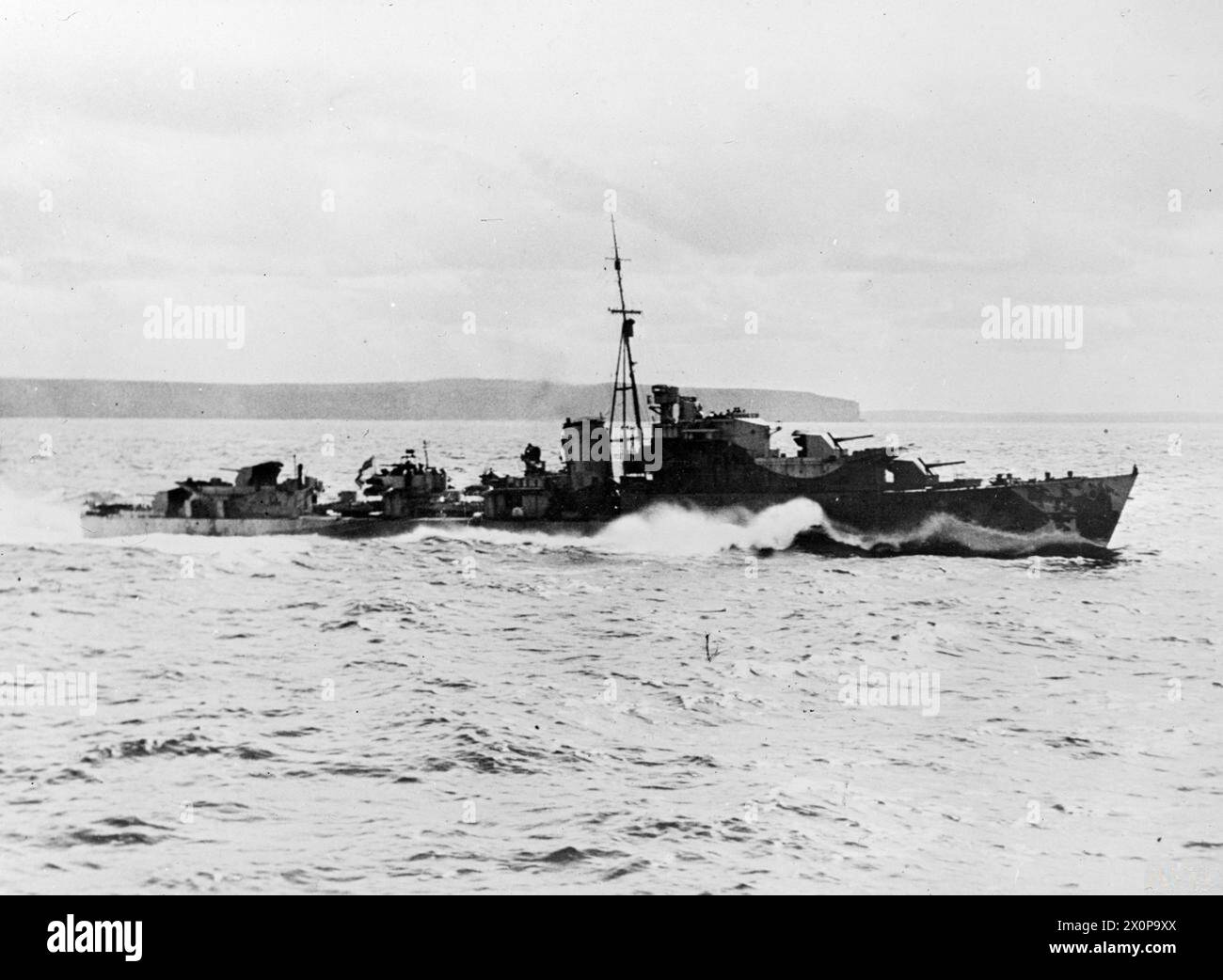 HMS SCOURGE, "S" CLASS DESTROYER. 12 OCTOBER 1943. - During speed ...