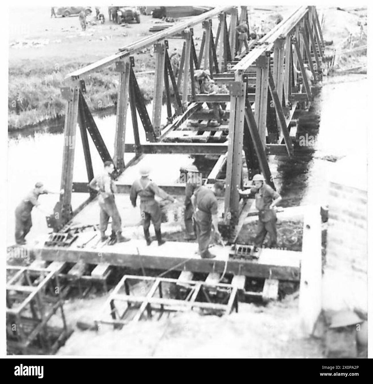 Soldiers building bridge Cut Out Stock Images & Pictures - Alamy