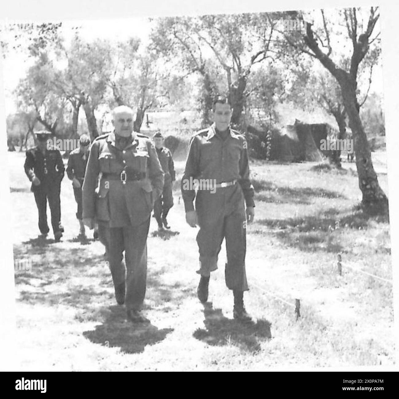 ITALY : C-IN-C MEDITERRANEAN THEATRE VISITS ARMY IN FIELD - General ...
