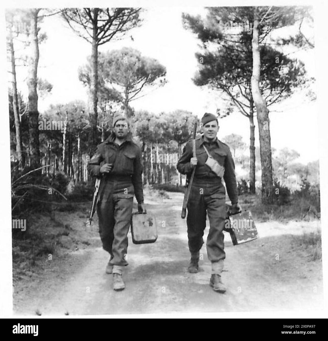 EIGHTH ARMY : NO.2 COMMANDO BRIGADE - Sgt. Kiddle, R.N., of Maidstone ...