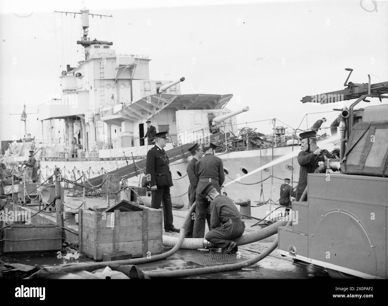 THE NAVY'S FIRE FIGHTERS. OCTOBER 1941, ROSYTH NAVAL BASE. MODERN FIRE ...