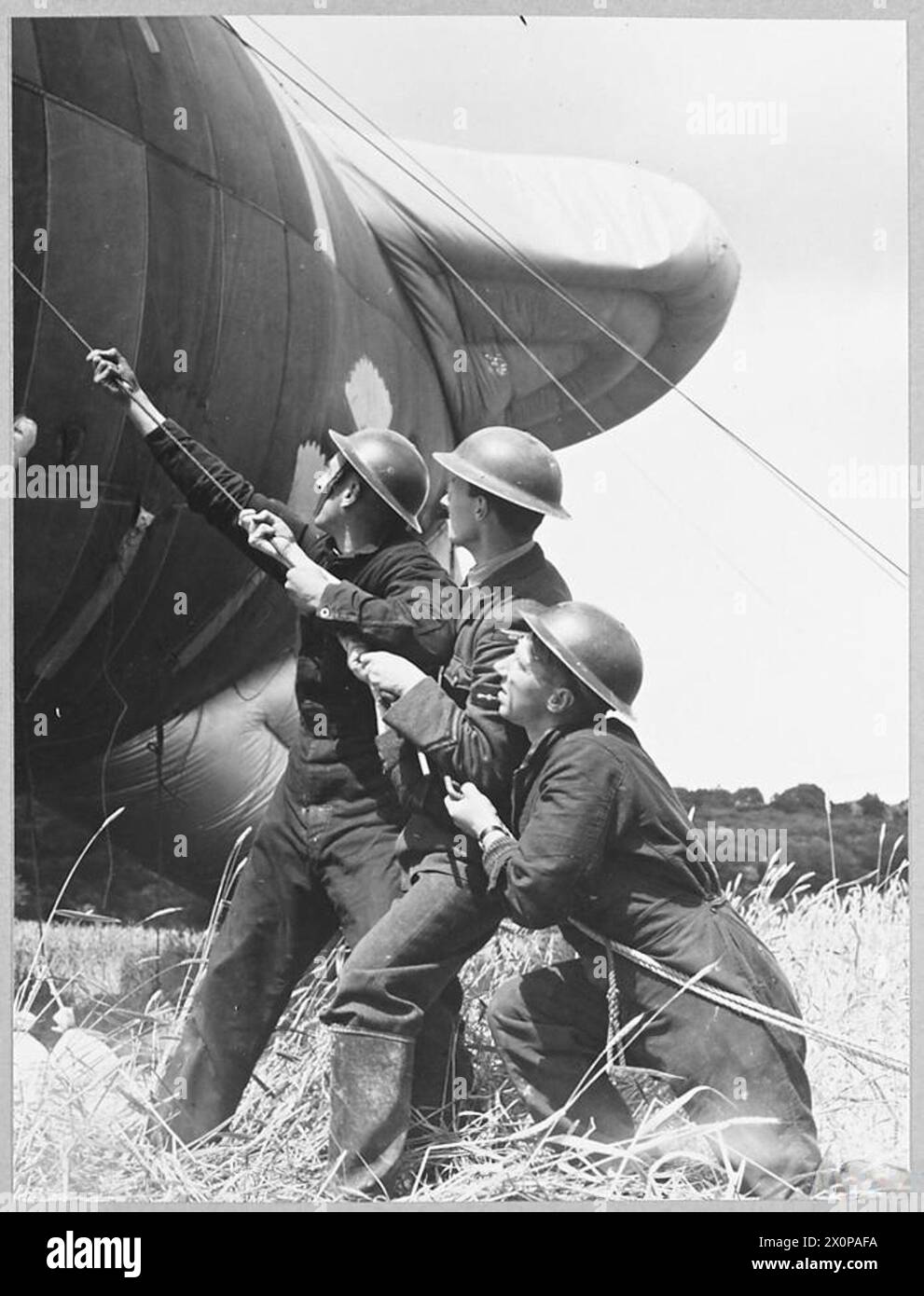 R.A.F. BALLOON DEFENCE AGAINST THE FLYING BOMB - Picture (issued 1944 ...