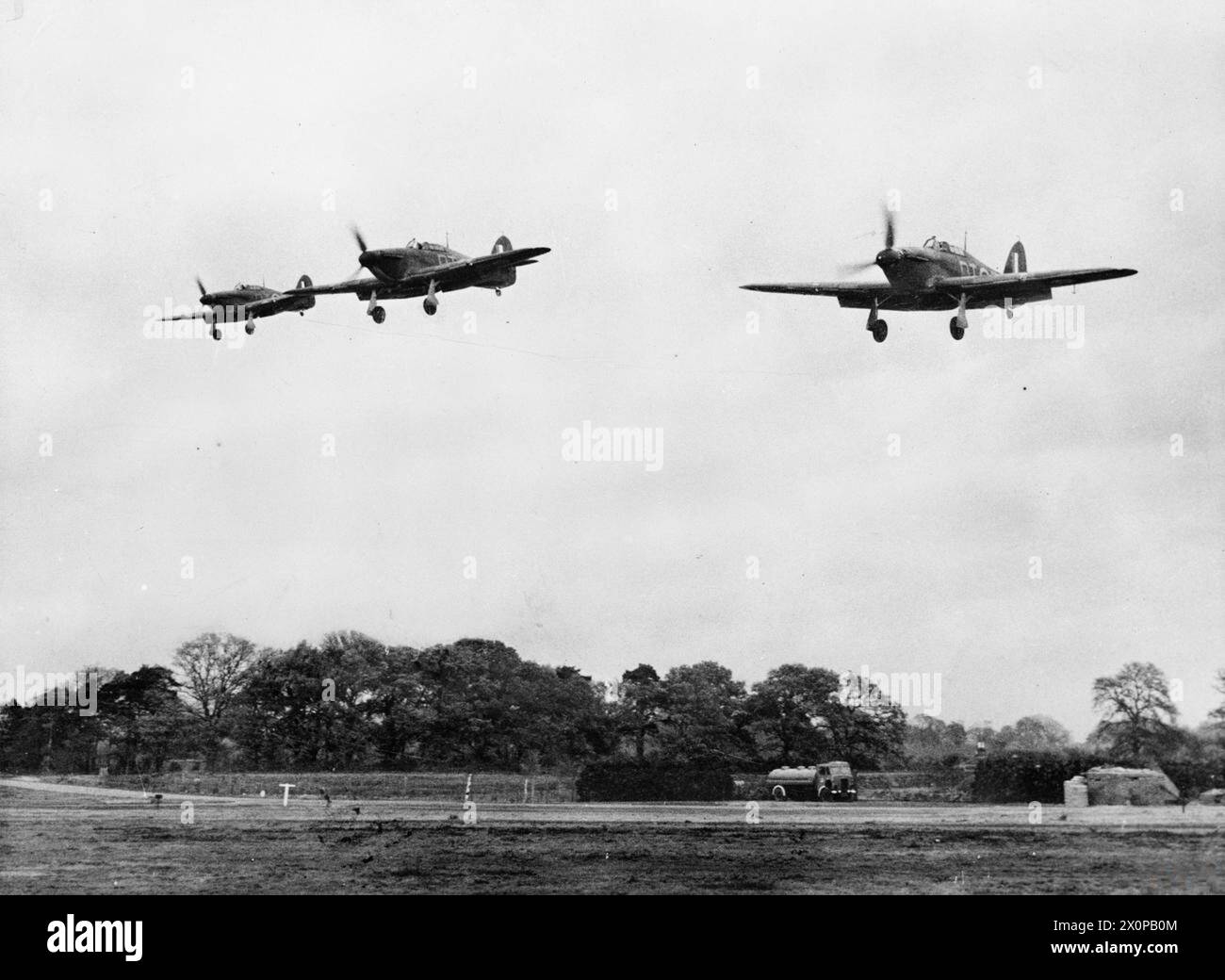 THE BATTLE OF BRITAIN 1940 - Three Hurricanes of No. 257 Squadron ...
