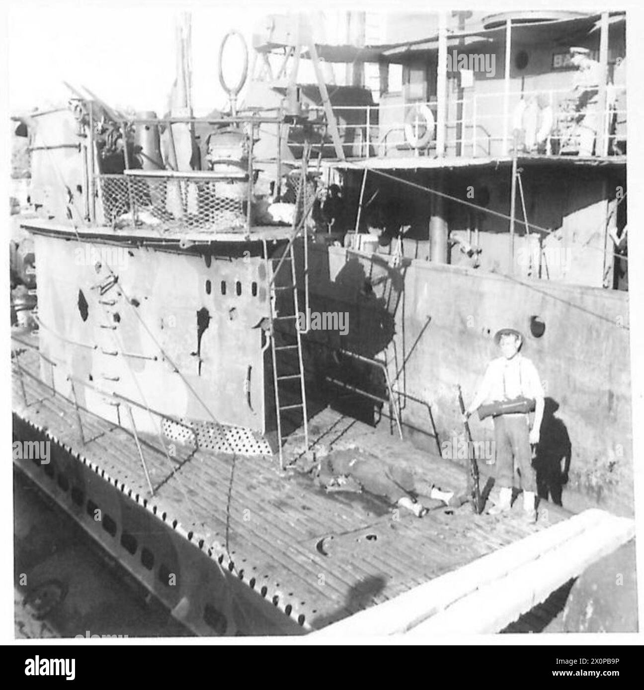 INVASION OF SICILY H.M. FLEET SWEEPER "SEAHAM" CAPTURES ITALIAN SUB ...