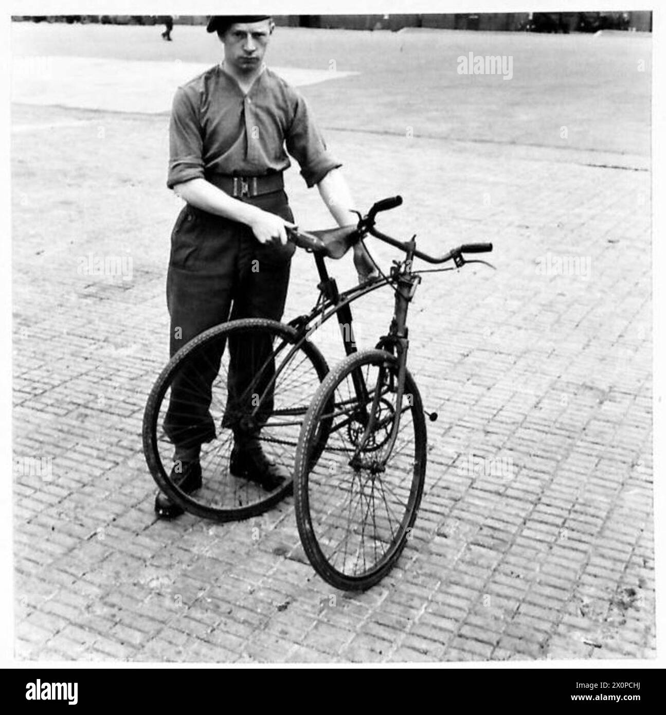 New military folding bicycle hi-res stock photography and images - Alamy