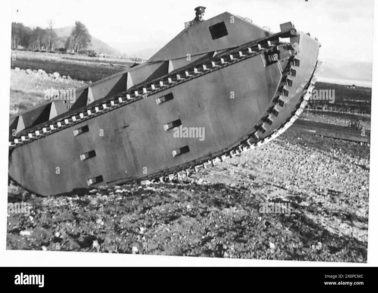 AMPHIBIAN "ALLIGATORS" - On land, the Alligator can traverse rough ...